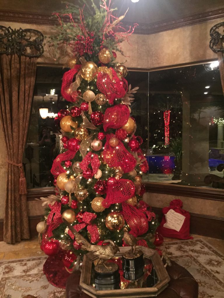 Professional Holiday Decorating | Christmas Interior Decorating ...